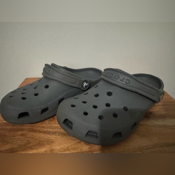 CROCS | Shoes | Crocs Kids J4 Black Sandals With Ventilation And ...